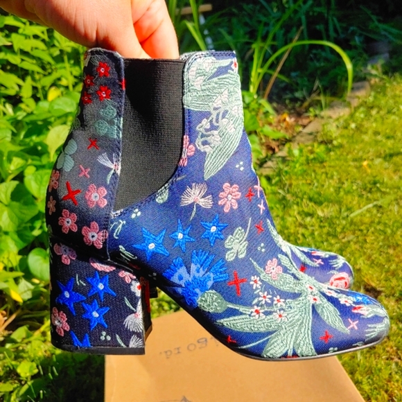 Indigo Rein | Shoes | Indigo Rd Funky Pattern Satin Chunky Ankle Boots ...